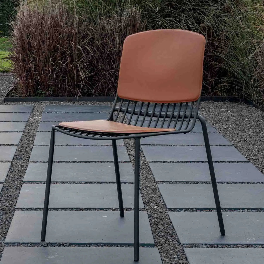 Streamline | Stackable indoor/outdoor chairs – Spaceman